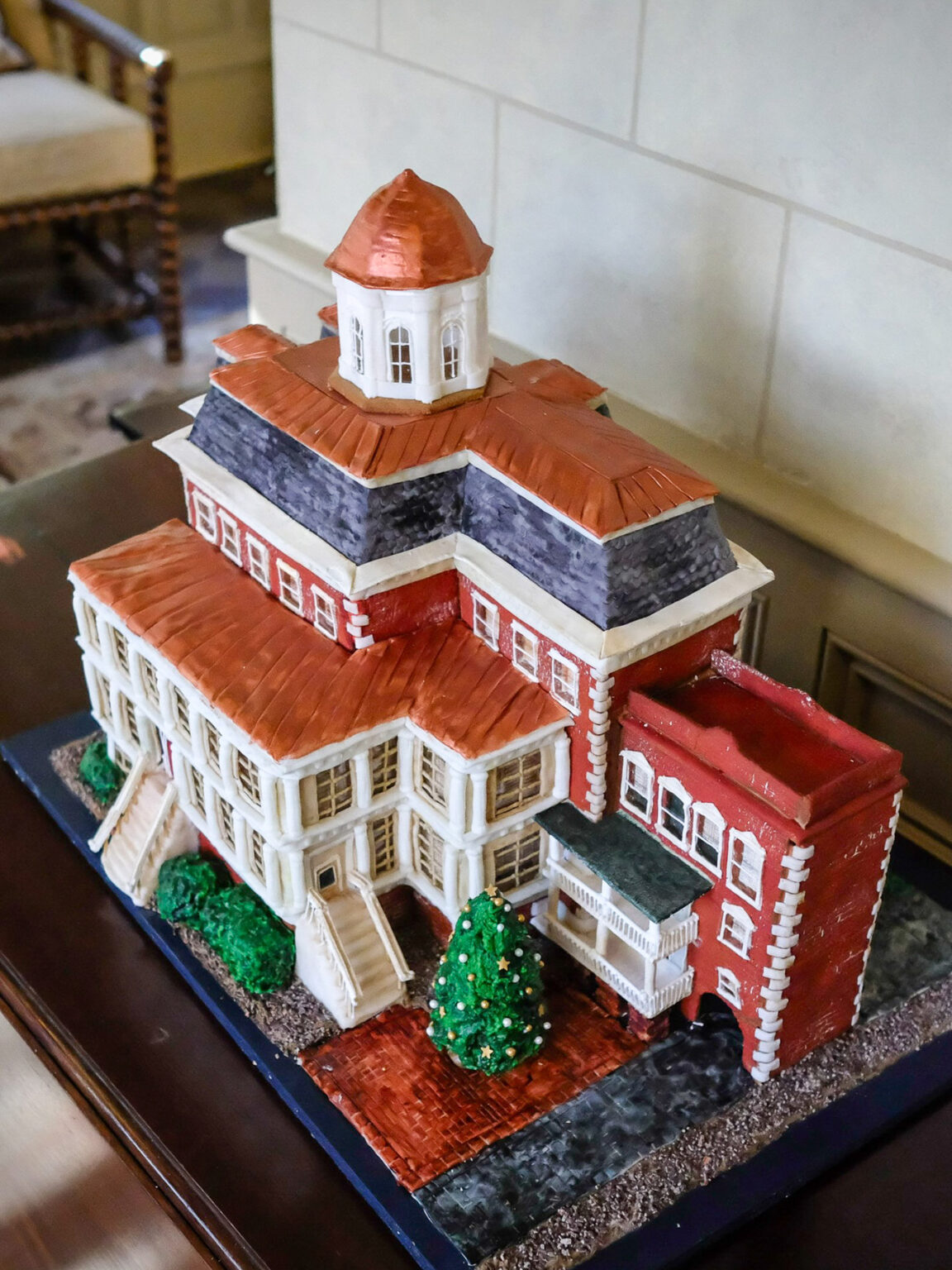 Charleston Hotel Gingerbread Mansion | Luxury Charleston Hotel